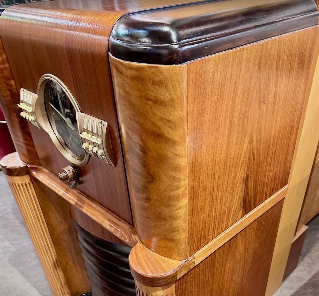 Zenith 12-S-370 “Big Bertha” | 1939 Robot Dial Console Radio Bluetooth ...